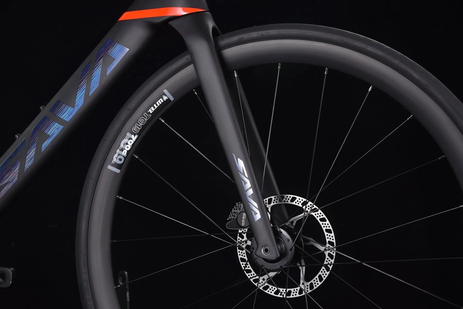 EX7 ST7000 Disc Road Bike 24S – SAVA Carbon Bike