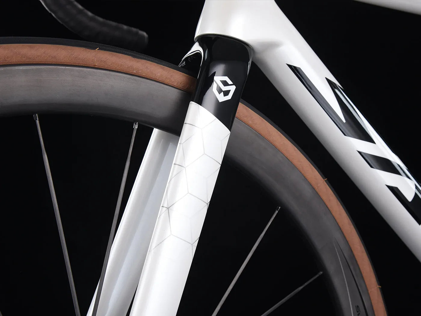 Full Carbon Racing Bike|Shimano Ultegra Di2 |M-FALCOH – SAVA Carbon Bike